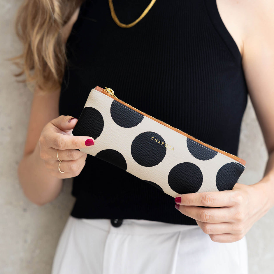 Bolis y monerías – Charuca